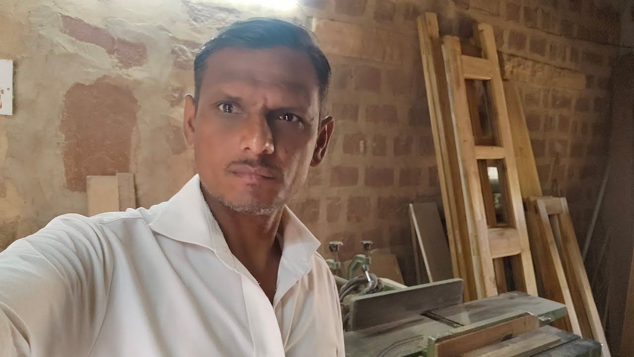 10 दिन से लकड़ी के दरवाजों का काम चालू हैMy wooden door work has been ...