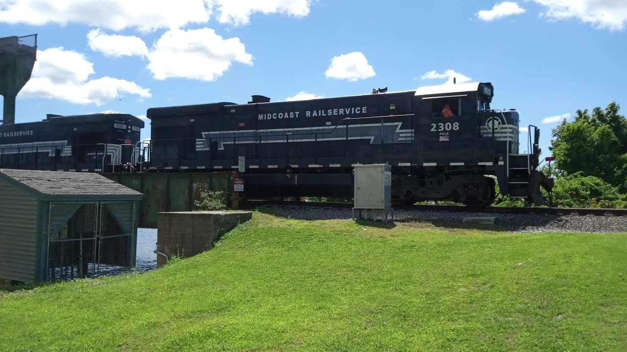 Midcoast Railservice crossing the Kennebec 8/14/23 - YouTube