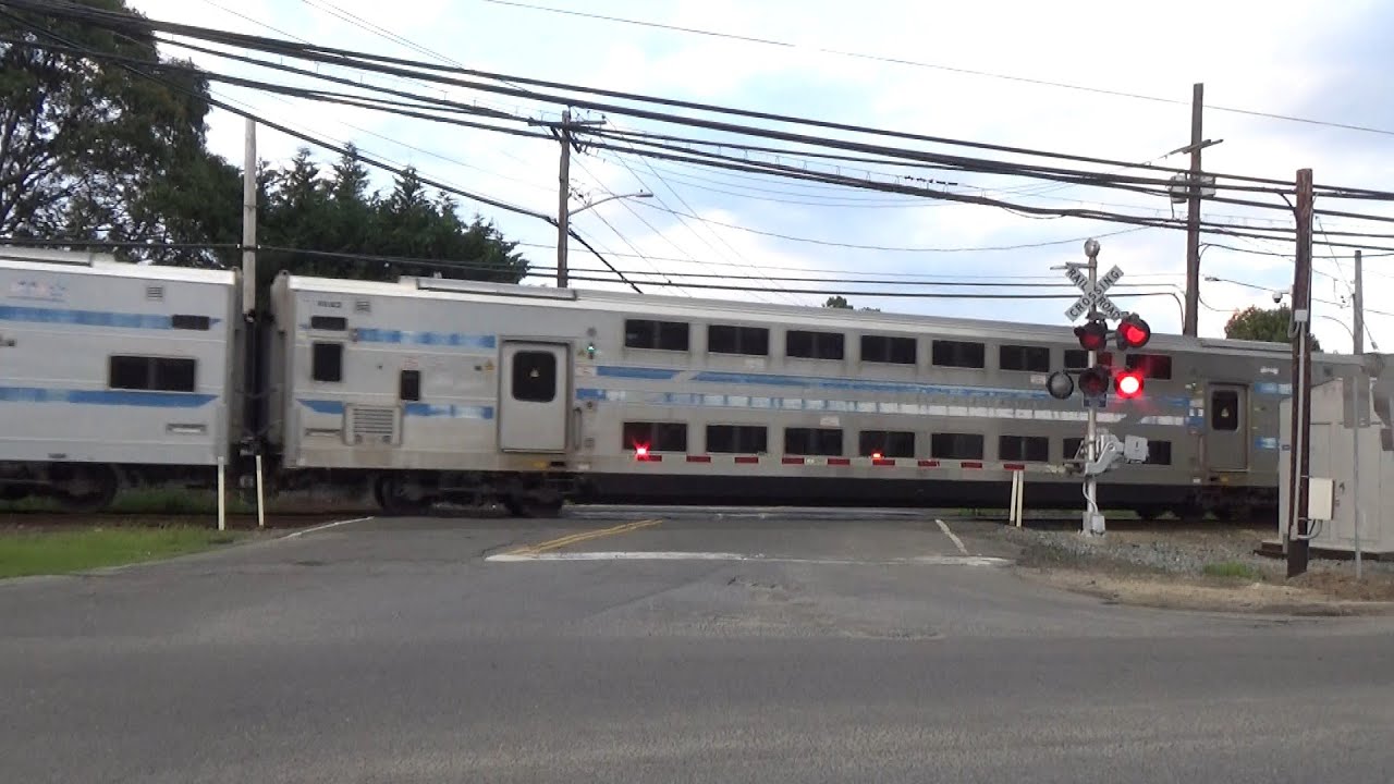 LIRR 518 Double Decker to Speonk with Great K5LA Horn - Albin Ave ...