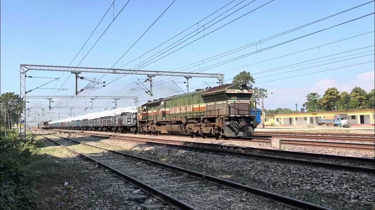 Smoking Andal WDG4 with Flyash loaded BOXN rake towards Newcoochbehar - YouTube