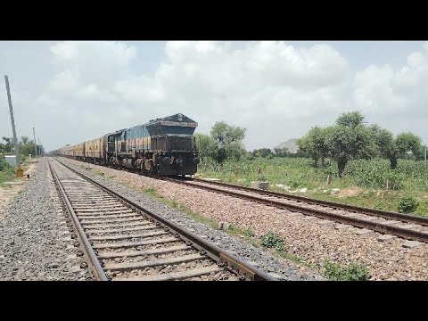 Jodhpur Bhopal express 14813 with WDP4 BGKT #firstvlog #bgkt #viral ...