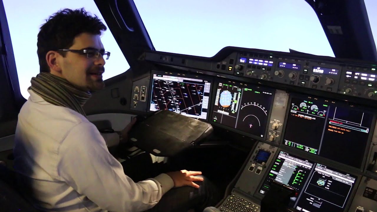Airbus A350 Flight Simulator at Delta Air Lines in Atlanta - YouTube