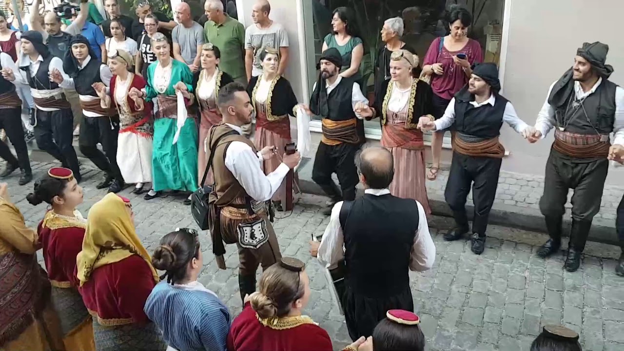 Το ξεκίνημα του Παραδοσιακού Ποντιακού Γάμου στην Κομοτηνή - YouTube