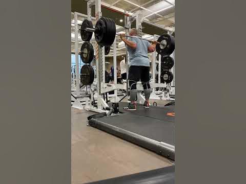 Week 32 Day 1 Squat 390 - YouTube