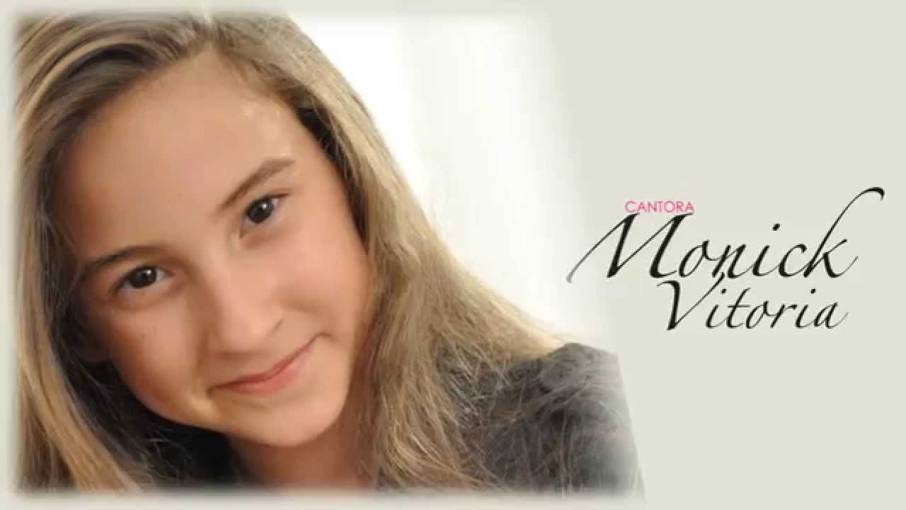 Cantora Monick Vitória - Vivendo Milagres - YouTube