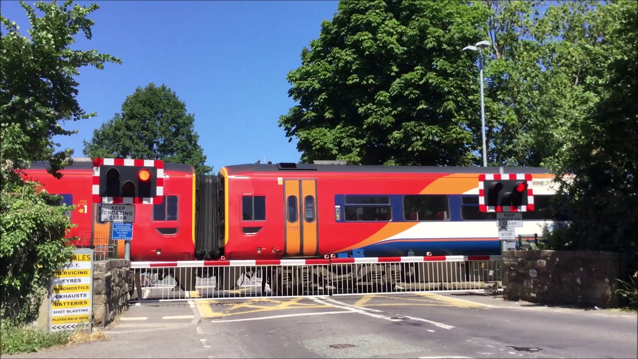 Sherborne Level Crossing (Dorset) 27.06.2018 - YouTube