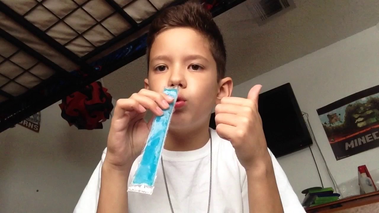 Crazy sour warheads ice iCal Tate Taste - YouTube
