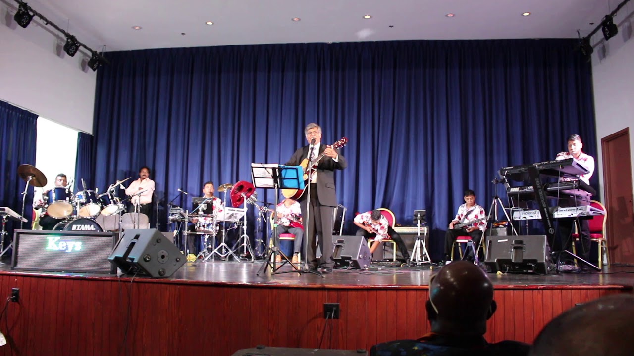 En Manaivi Pora Pokkai - Lathan Brothers - YouTube