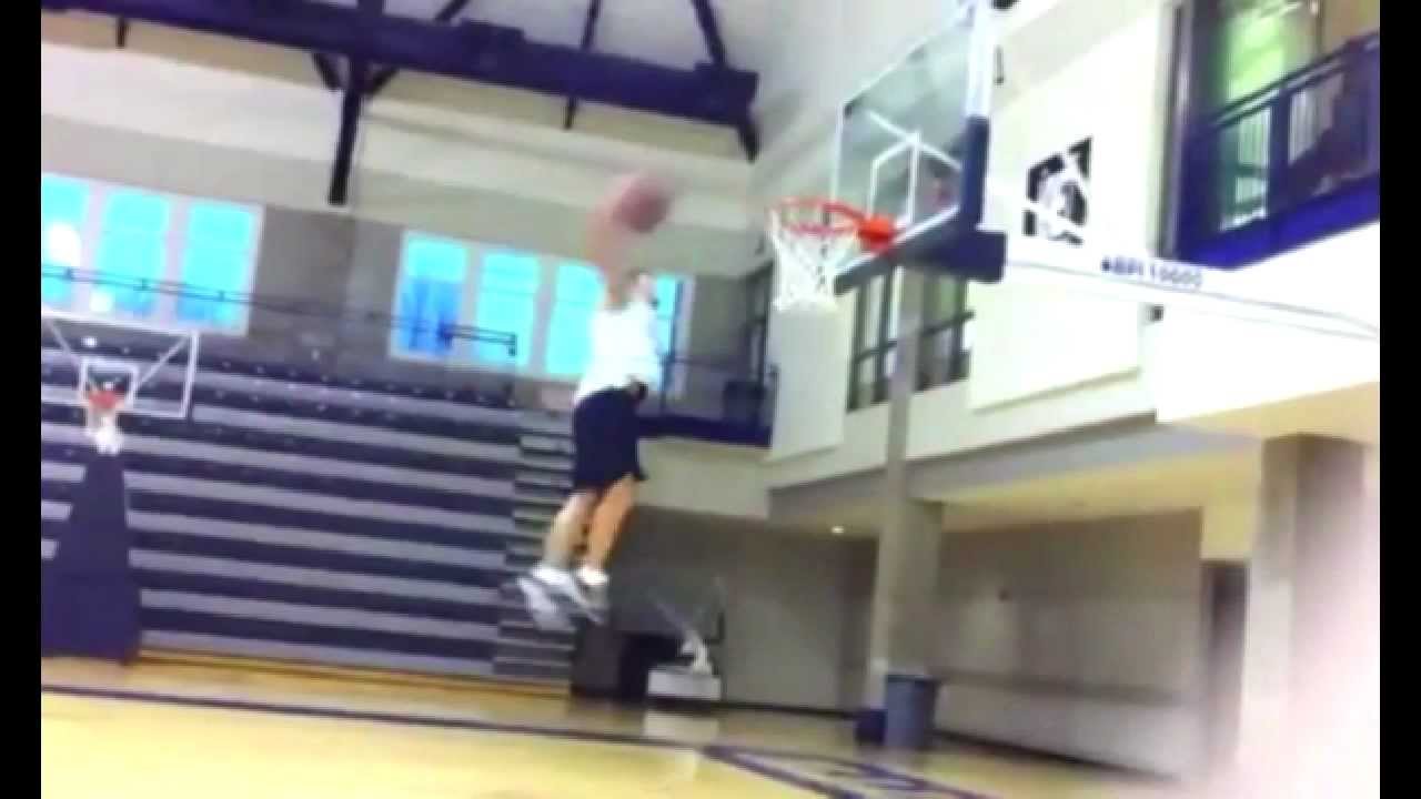 5'11 White Kid Dunks Over Guy - YouTube