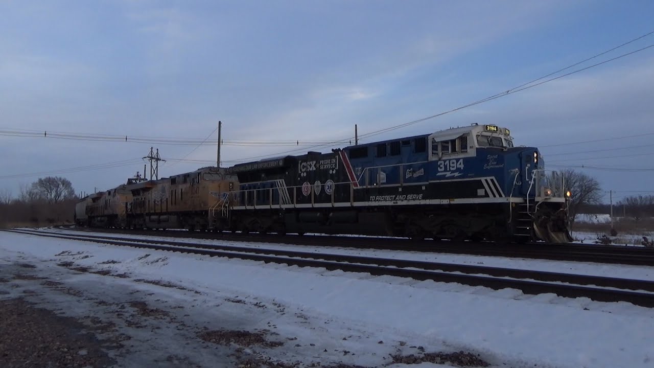 Some UP Action in Clinton, IA Plus CSXT 3194 Westbound chase - YouTube