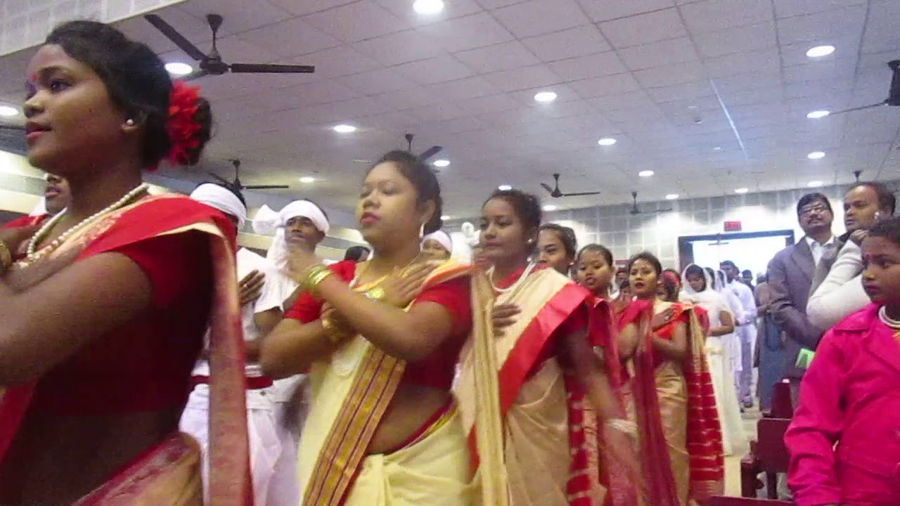 EXTRANCE DANCE ( IN SONG BIHAN BERA ) - YouTube