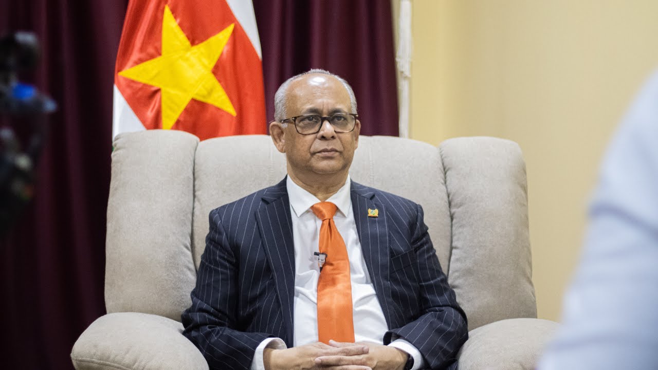 Van Visie Tot Realisatie ( Minister geeft opheldering inzake deal met ...