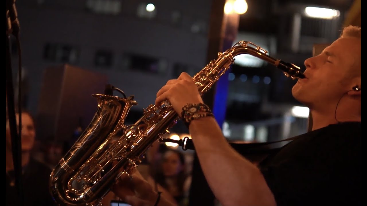 Jordan Arts- Complete (Official Live Video) - YouTube