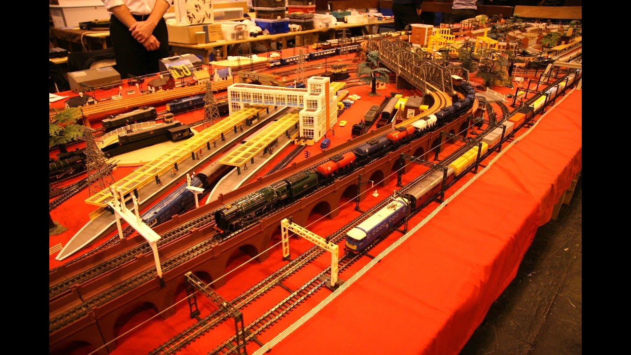 Triang Hornby Layout Warley NEC 2014 - YouTube