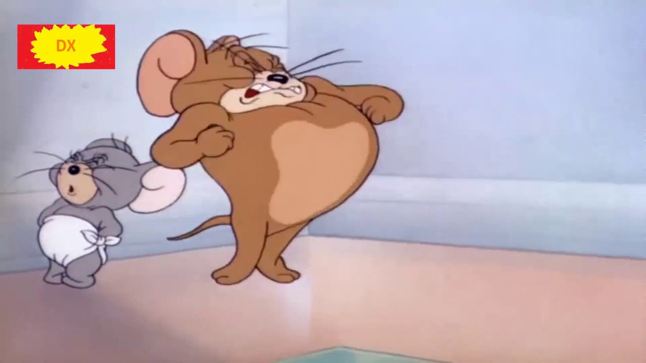 Jerry scares Tom with the roar of Tarzan - YouTube