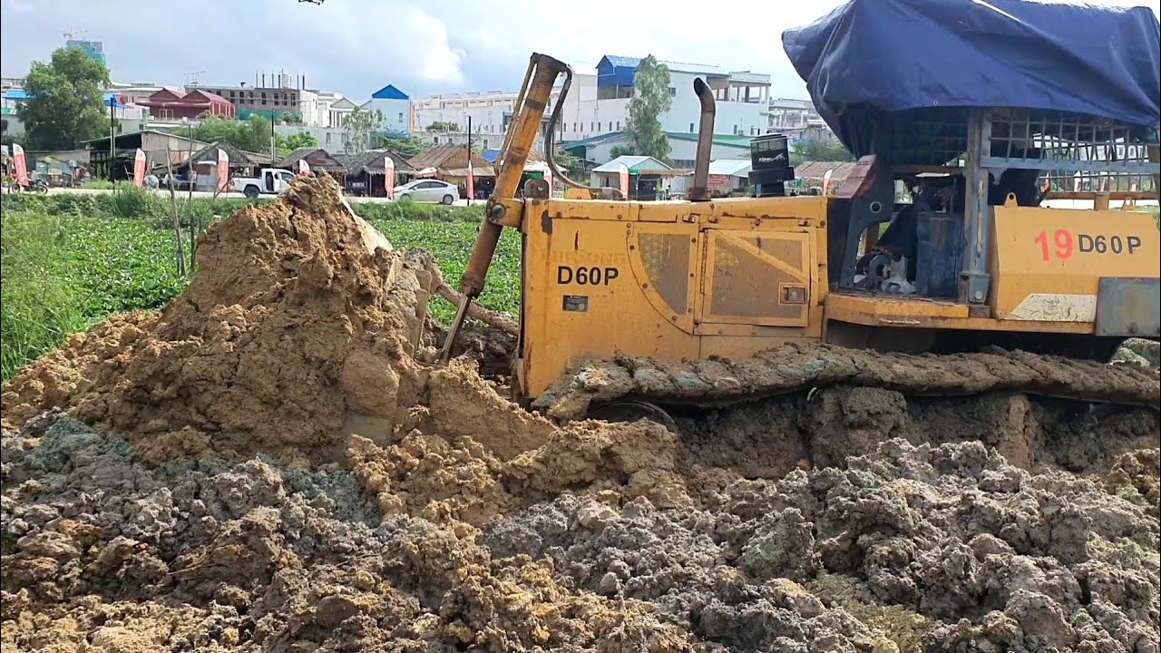 Update project showing Mighty Power Bulldozer Komat'su D-60-P pushing ...