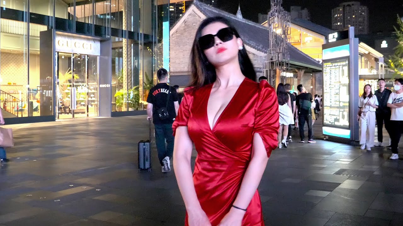 4K HDR 街拍成都太古里，豪放妹子衣着大胆｜ChengDu, nightlife, Exploring China, 4K China street #街拍#成都街拍#China ...
