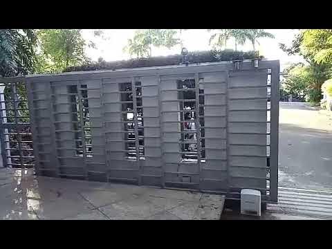 powertech PL500+wifi sliding gate opener in action (5) - YouTube