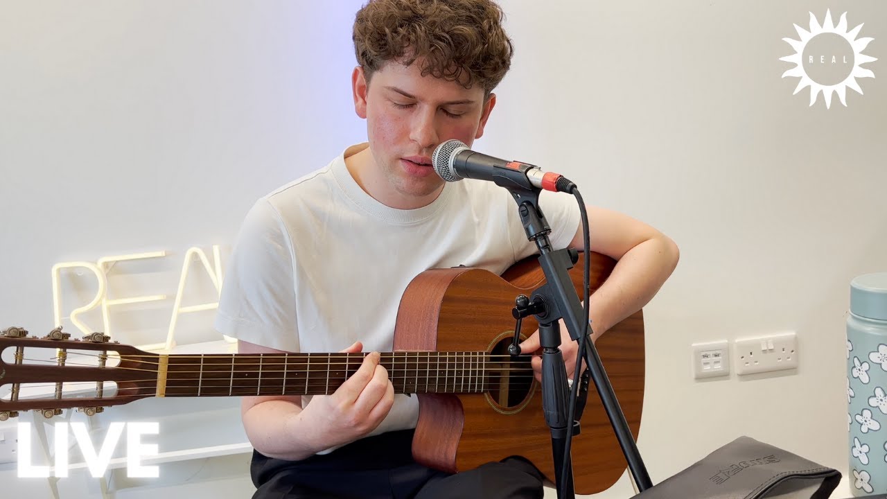 James Casper - Holding On (Live at REAL) - YouTube