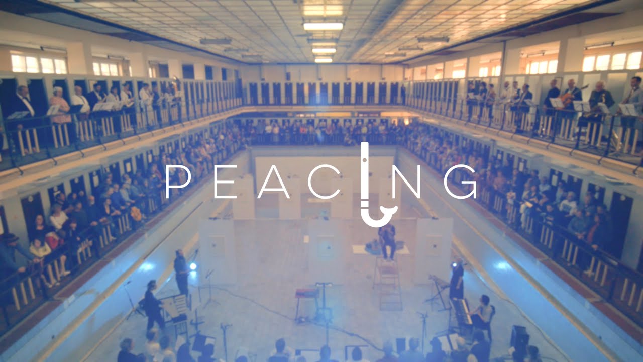 Peacing #1 - La fanfare détournée - YouTube