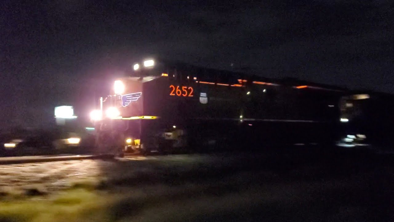 Railfanning in Central El Paso in El Paso, TX 09/18/2021 Ft. CSX - YouTube