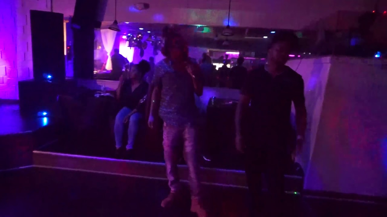 Yung Meer & Chozun Live Performance - YouTube