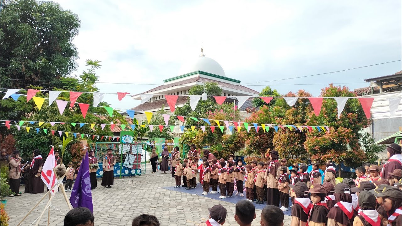 Fun camp pra siaga TK Little Abdullah School - YouTube