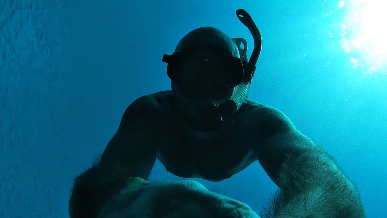 Freediving.14 meters deep down in the ocean. Lanzarote. Go Pro - YouTube