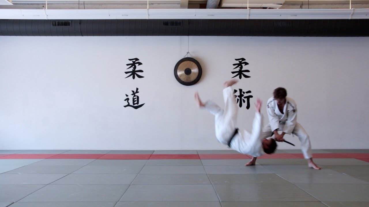Kote-Gaeshi (Aikido Style) KNIFE ATTACK DEFENCE - YouTube