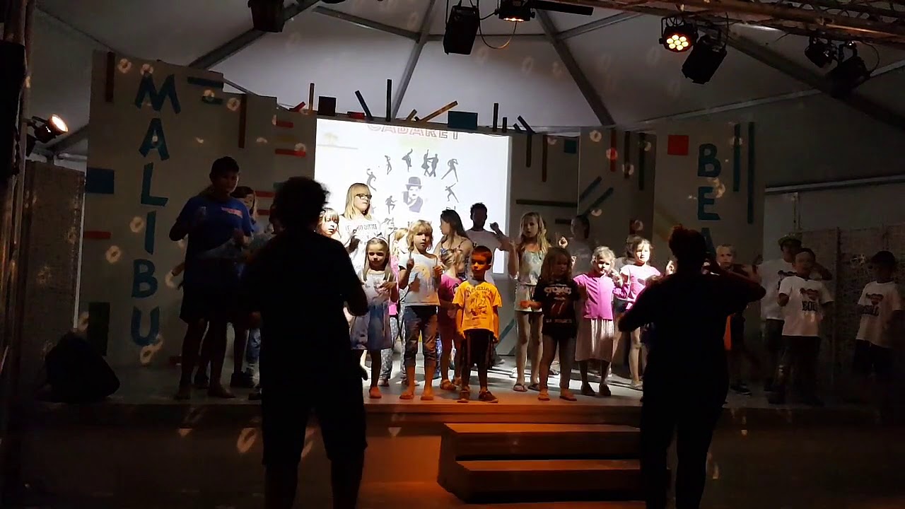 Malibu Beach Camping Animazione Mini Club Disco - YouTube