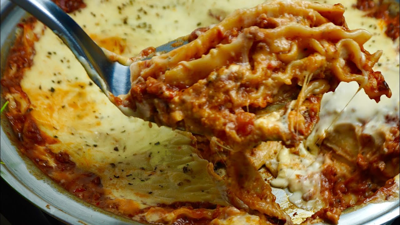 THE BEST LASAGNA IN PAN | EASY & SIMPLE RECIPE - YouTube