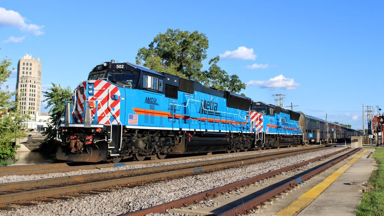 Metra SD70MACH's 502 & 520 west double headed at Elgin, Illinois on ...