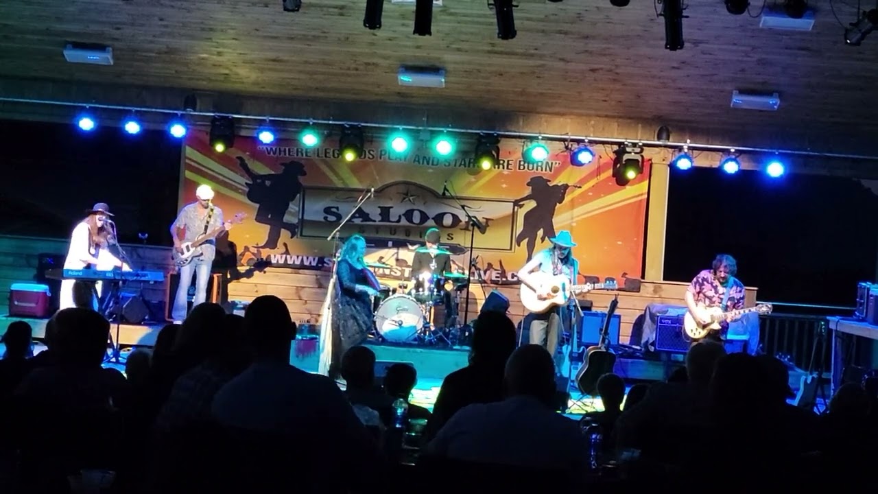 u make loving fun - YouTube