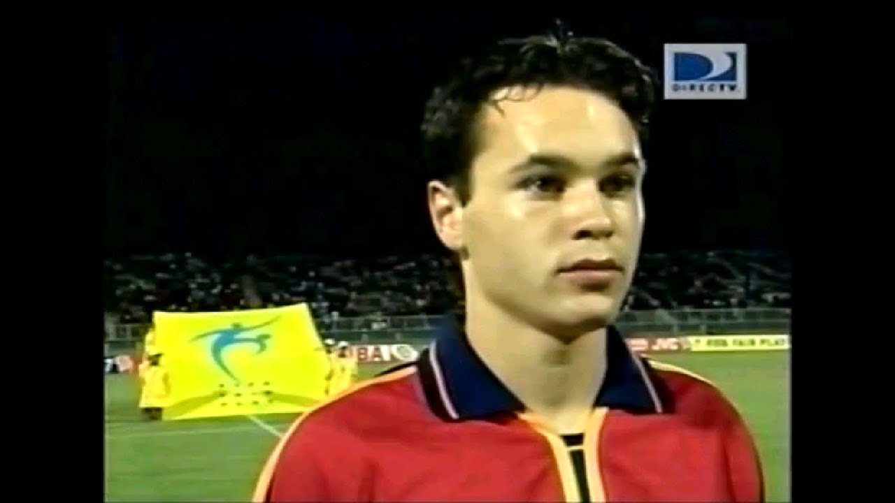 Así jugaba Iniesta cuando tenía 16 años (España vs Argentina U17) - YouTube