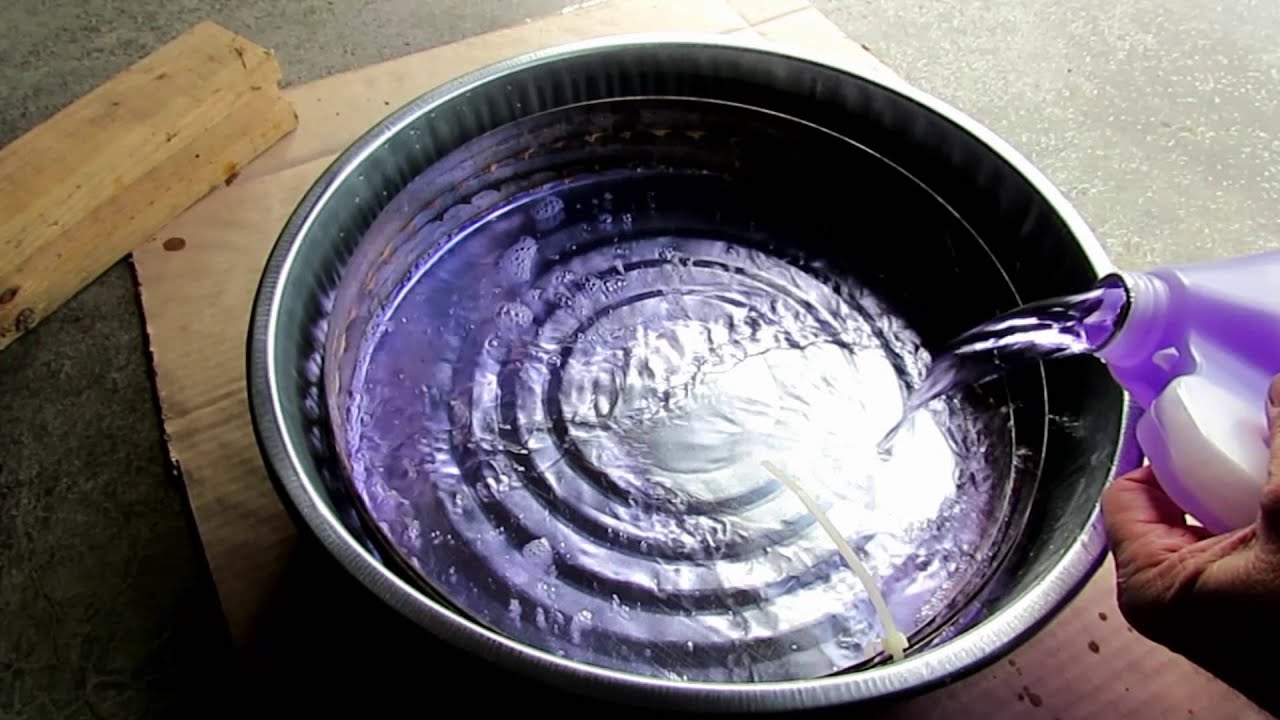 Cleaning ash gum from a bandsaw blade with Simple Green Purple - YouTube