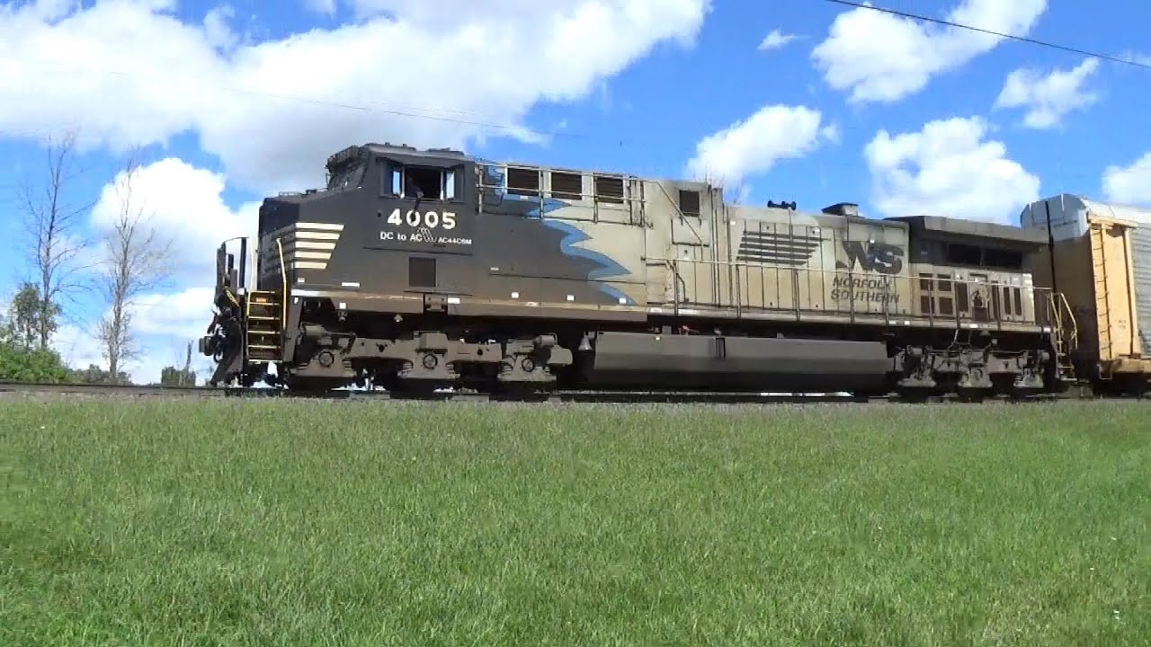 NS Sonic Bonnet, Bar Code Unit Lead Empty Trains - YouTube