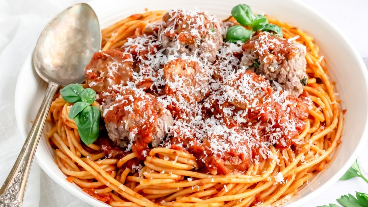 Homemade Spaghetti & Meatballs in the Oven - YouTube
