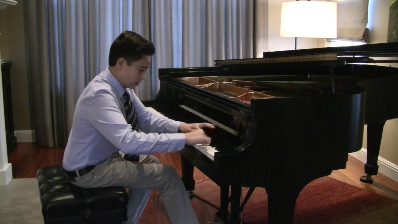 Ryan Gannon plays Liszt's La Campanella - YouTube