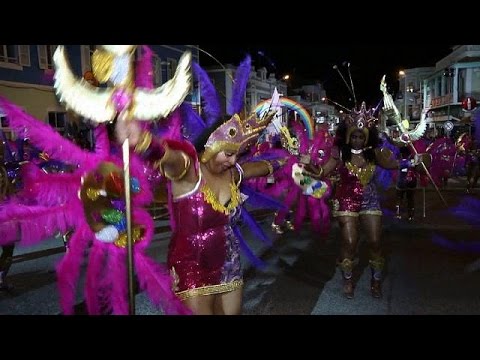 Début des célébrations du carnaval de Mindelo au Cap-Vert [no comment ...