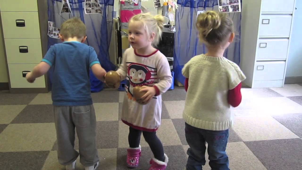 3 Children Shaking and Spinning Eggs - YouTube