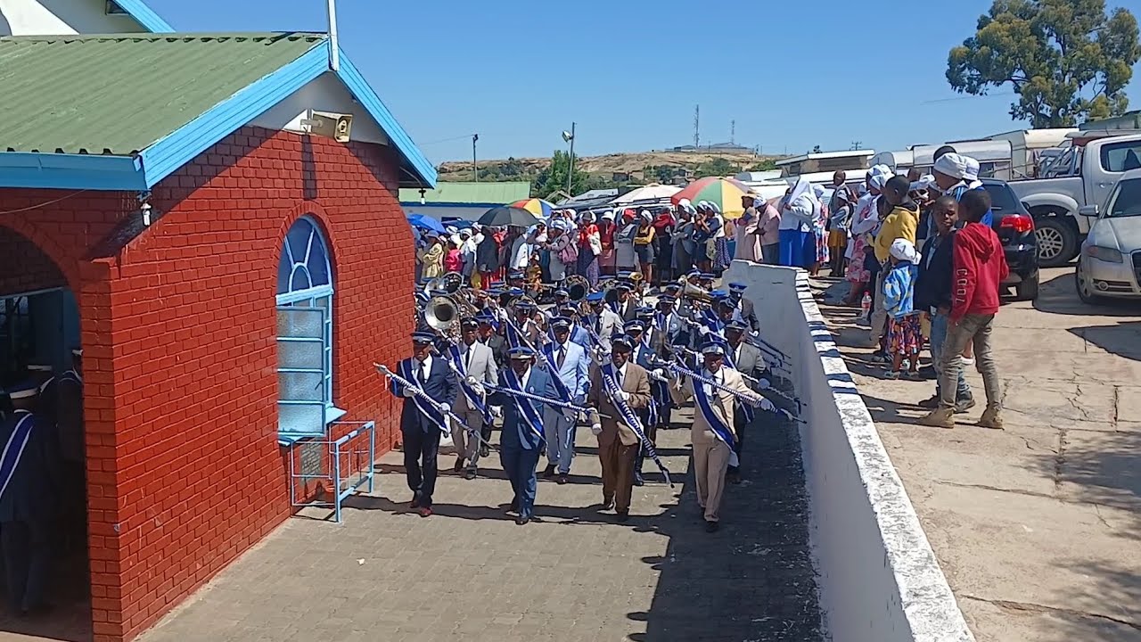 Jesu o tlile ho pholosa batho - Father Masango's Brass Band ...