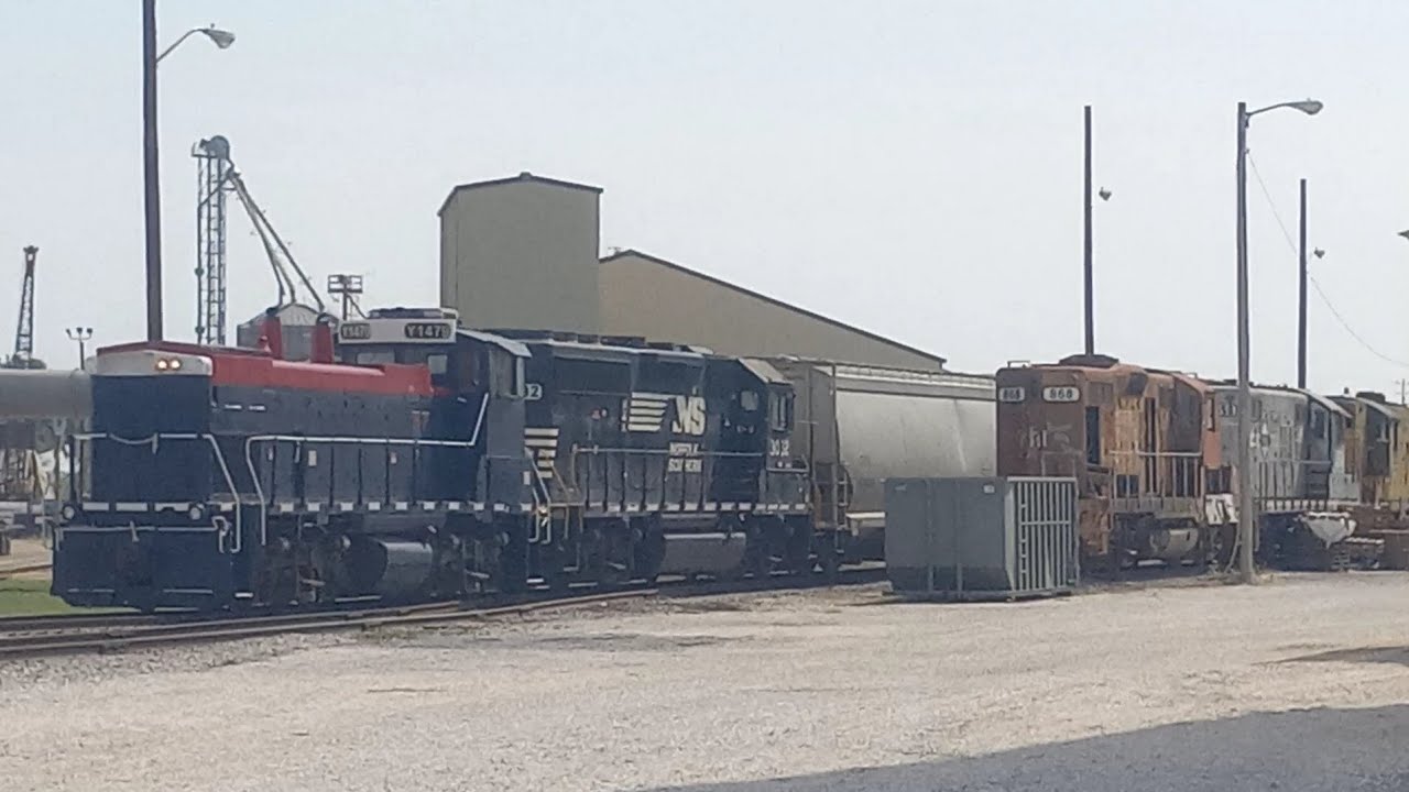 Filming trains at the Scott City port. P&L, NS, CNW gp7, and more - YouTube