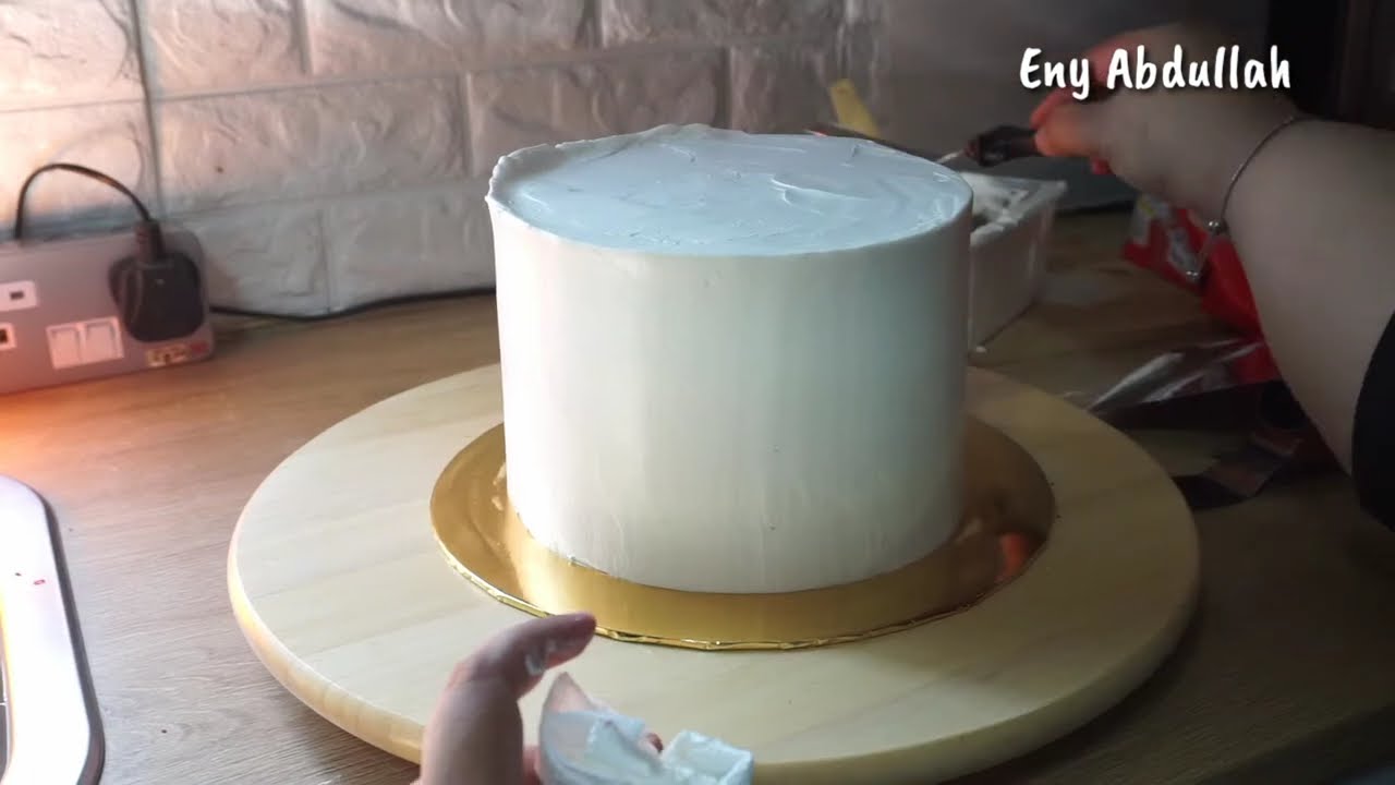 Tips Hias Kek Cara Melepa Frosting Buttercream dengan Kemas - YouTube