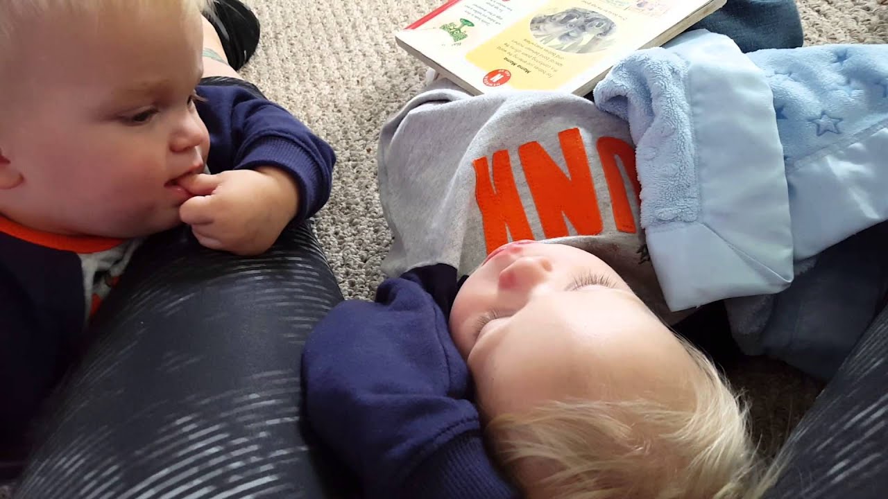 Alex watches Eric sleep / Oct 13 '15 - YouTube