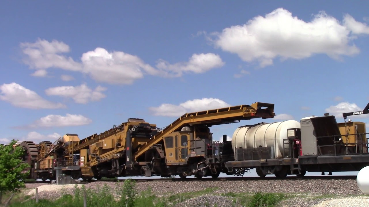BNSF 5925 East with some Loram equipment - YouTube