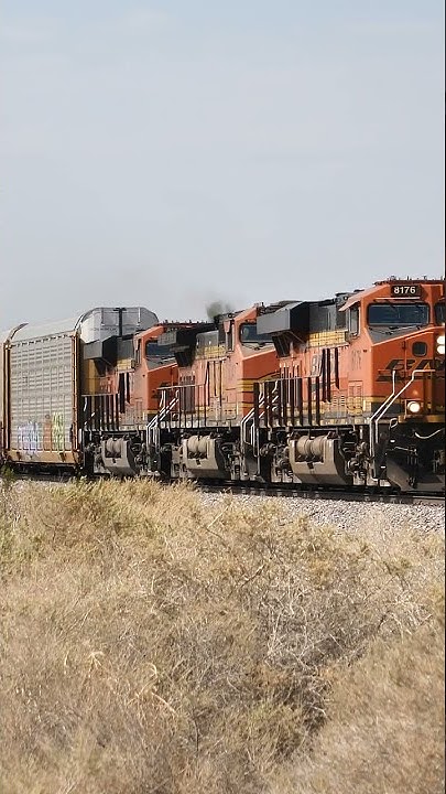 BNSF 8176 EASTBOUND AUTORACK TRAIN - YouTube