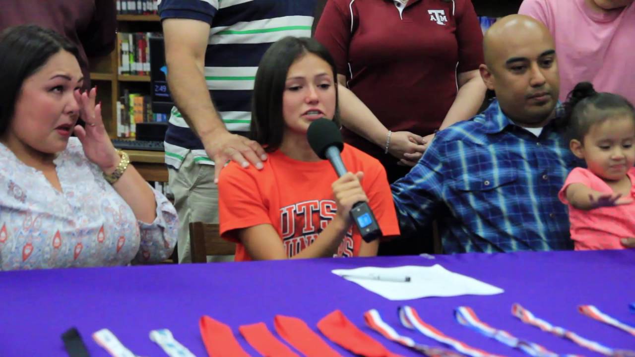 Stephanie Sauceda signs with UTSA - YouTube