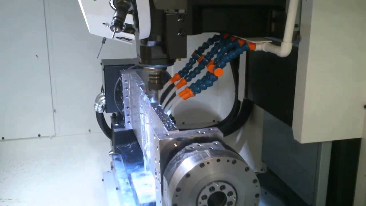 FANUC ROBODRILL WITH DDRT - YouTube