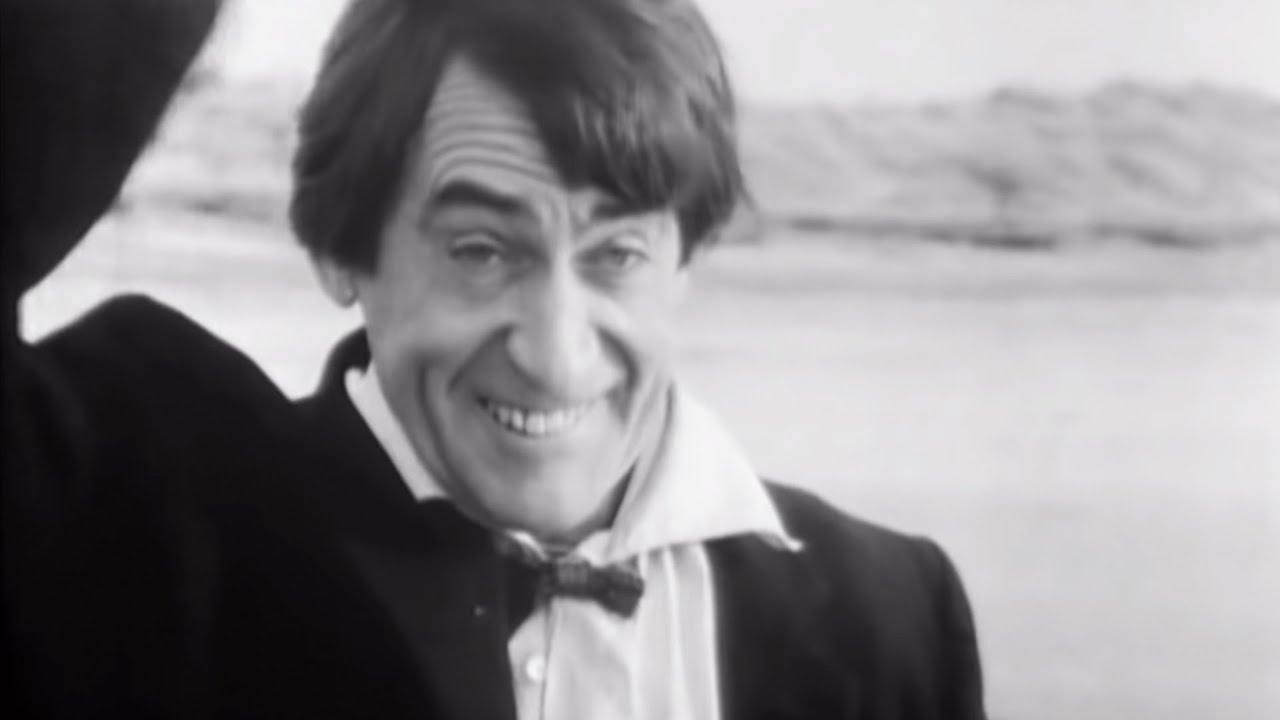 The Doctor Goes for a Swim | Doctor Who - YouTube