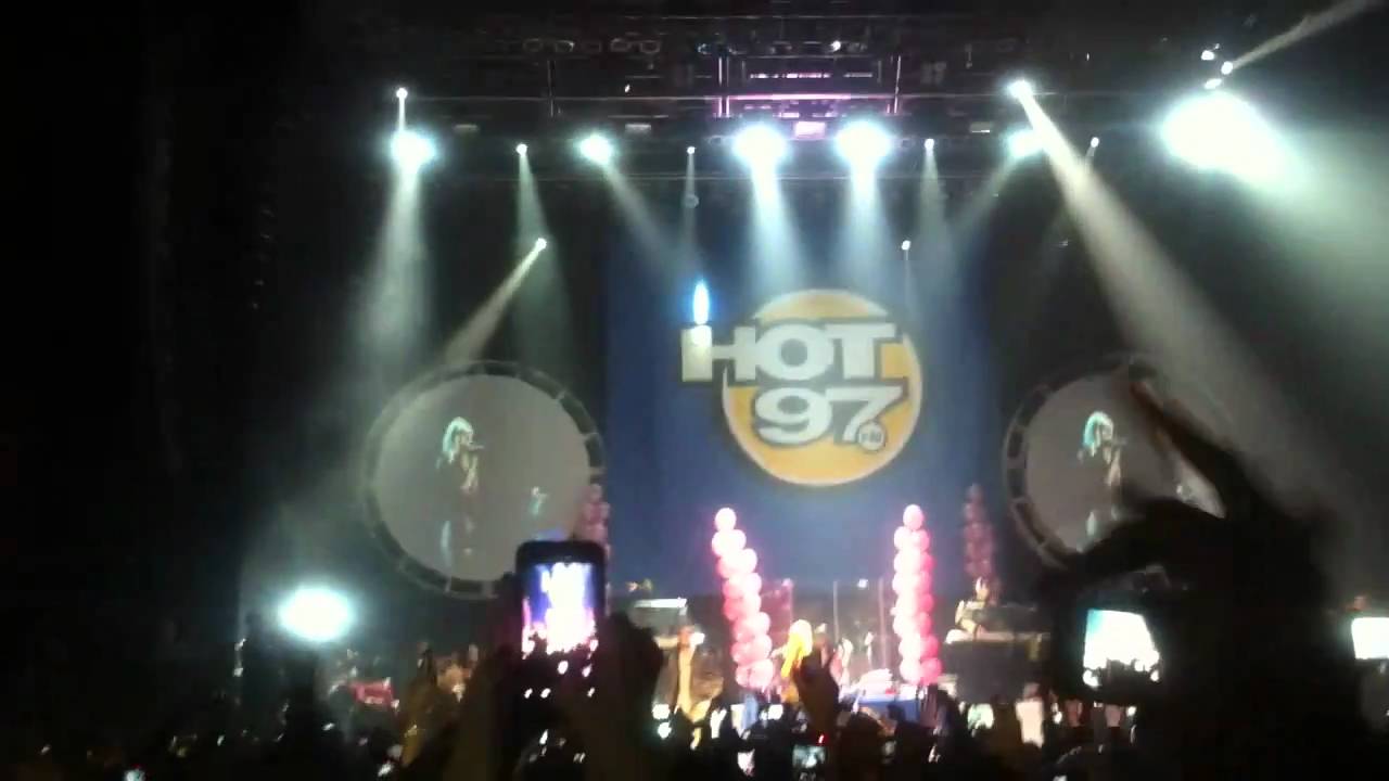 Drake - Up All Night feat. NIcki Ninaj on Nov 26th @Hammerstein ...